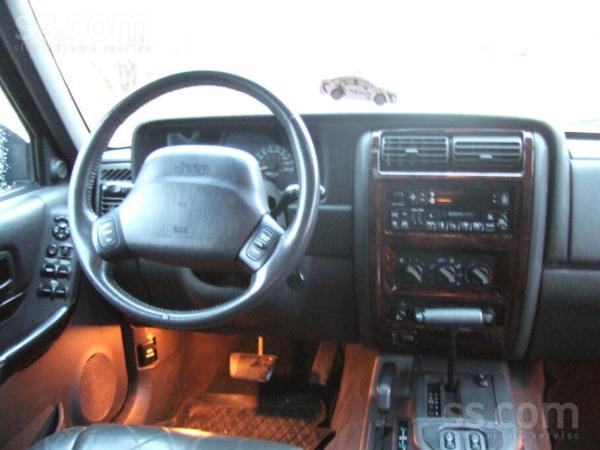 Zils Jeep Cherokee 2001 Kuldīga, ar dzinēja tilpumu 4.00 L un nobraukumu 258 tūkst. km par 9000 €, foto 8 vietnē AUTOMOTO.COM.LV