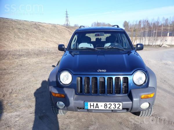 Zils Jeep Cherokee 2002 Rēzekne, ar dzinēja tilpumu 2.50 L un nobraukumu 223 tūkst. km par 2100 €, foto 1 vietnē AUTOMOTO.COM.LV