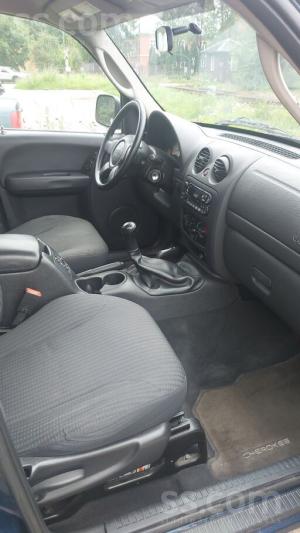 Blue Jeep Cherokee 2003 in Daugavpils, with an engine capacity of 2.50 L and mileage of 203 thousand km for 2900 €, photo  on AUTOMOTO.COM.LV
