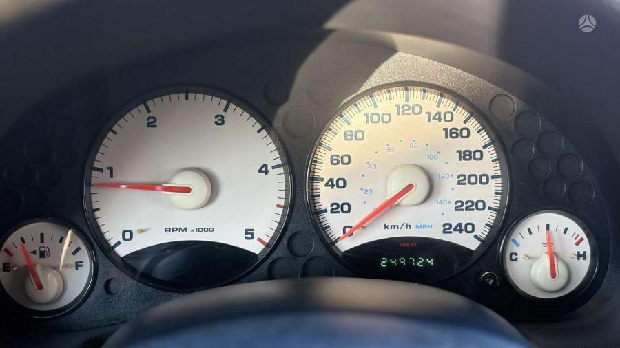 Zils Jeep Cherokee 2004 Viļņa, ar dzinēja tilpumu 2.50 L un nobraukumu 250 tūkst. km par 2450 €, foto 7 vietnē AUTOMOTO.COM.LV