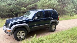 Zils Jeep Cherokee 2004 Viļņa, ar dzinēja tilpumu 2.50 L un nobraukumu 250 tūkst. km par 2450 €, foto 9 vietnē AUTOMOTO.COM.LV
