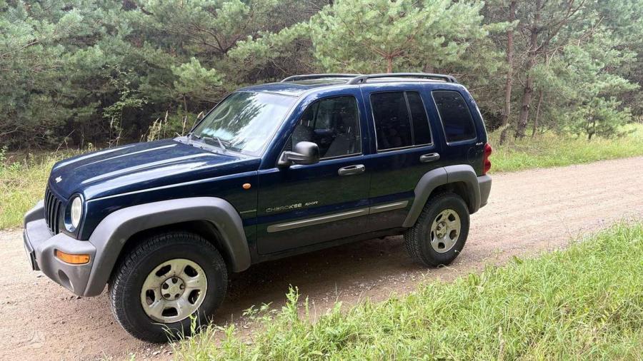 Zils Jeep Cherokee 2004 Viļņa, ar dzinēja tilpumu 2.50 L un nobraukumu 250 tūkst. km par 2450 €, foto 9 vietnē AUTOMOTO.COM.LV
