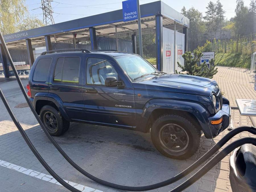 Zils Jeep Cherokee 2004 Viļņa, ar dzinēja tilpumu 2.78 L un nobraukumu 338 tūkst. km par 1800 €, foto 9 vietnē AUTOMOTO.COM.LV