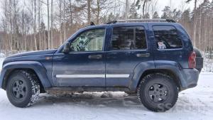 Zils Jeep Cherokee 2005 Kuldīga, ar dzinēja tilpumu 2.80 L un nobraukumu 301 tūkst. km par 3200 €, foto 4 vietnē AUTOMOTO.COM.LV