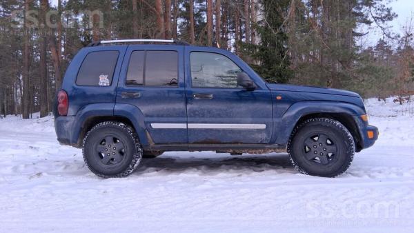 Zils Jeep Cherokee 2005 Kuldīga, ar dzinēja tilpumu 2.80 L un nobraukumu 301 tūkst. km par 3200 €, foto 5 vietnē AUTOMOTO.COM.LV