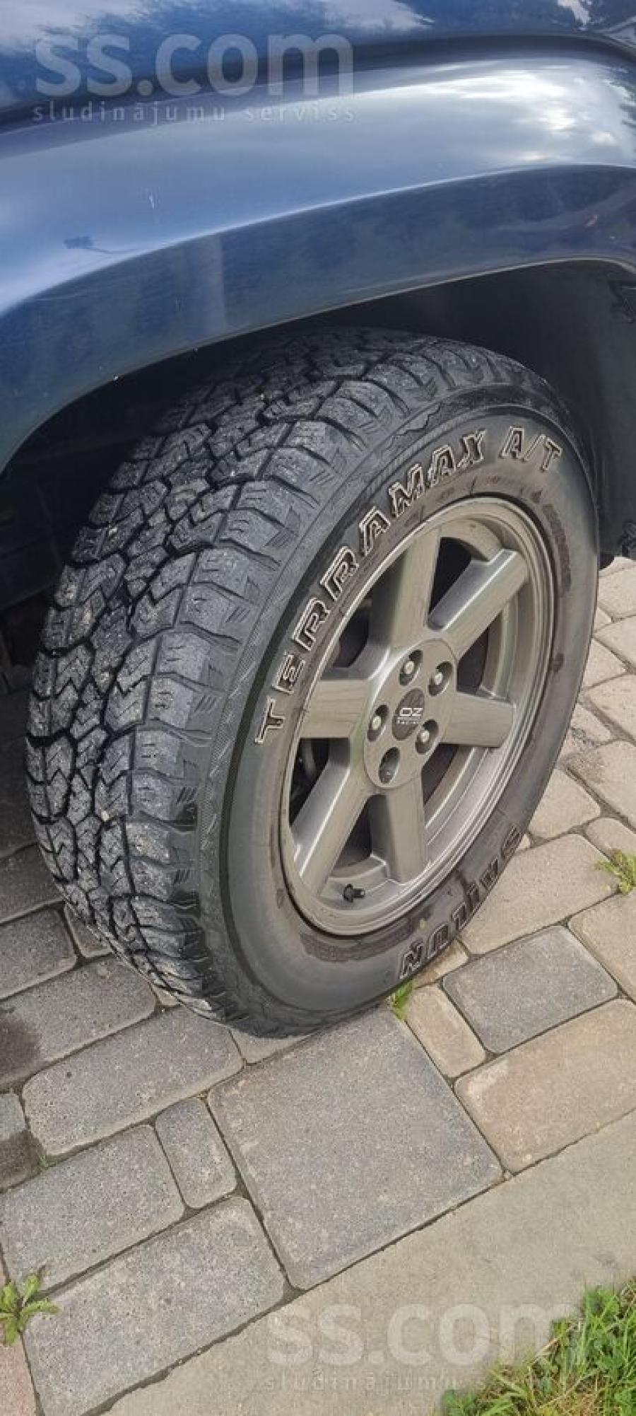 Zils Jeep Cherokee 2005 Madona, ar dzinēja tilpumu 2.80 L un nobraukumu 303 tūkst. km par 2950 €, foto 9 vietnē AUTOMOTO.COM.LV