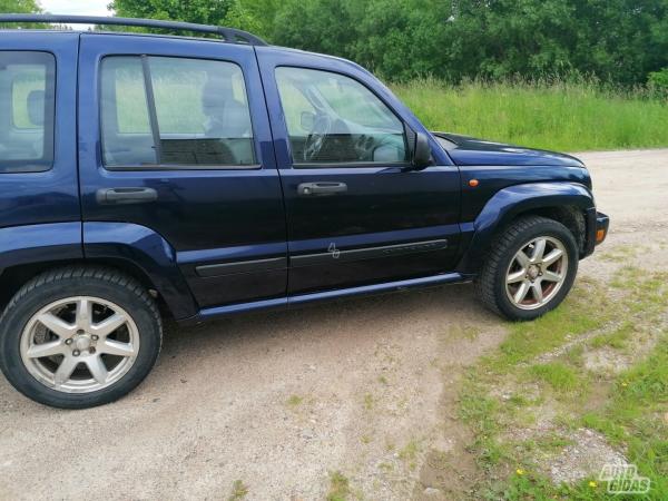 Blue Jeep Cherokee 2006 in Utena, with an engine capacity of 2.80 L and mileage of 146 thousand km for 2850 €, photo 4 on AUTOMOTO.COM.LV