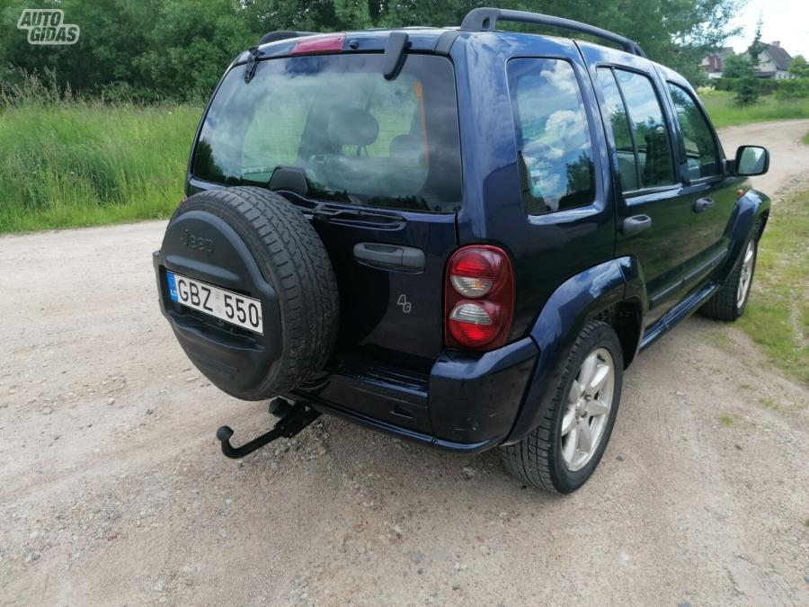 Blue Jeep Cherokee 2006 in Utena, with an engine capacity of 2.80 L and mileage of 146 thousand km for 2850 €, photo 7 on AUTOMOTO.COM.LV