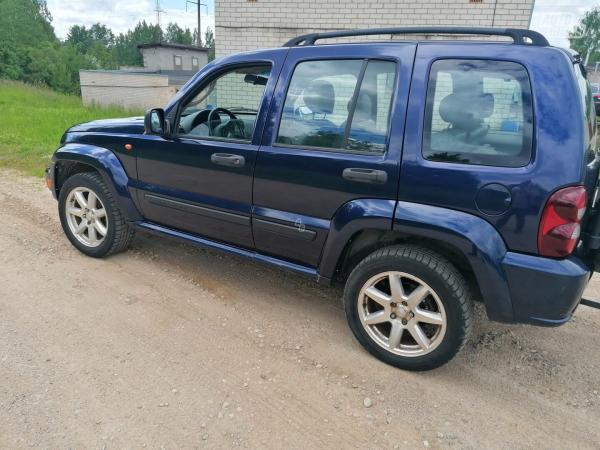 Blue Jeep Cherokee 2006 in Utena, with an engine capacity of 2.80 L and mileage of 146 thousand km for 2850 €, photo 8 on AUTOMOTO.COM.LV
