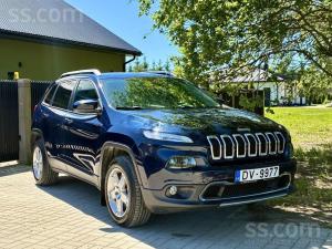 Zils Jeep Cherokee 2015 Rīga, ar dzinēja tilpumu 2.00 L un nobraukumu 165 tūkst. km par 10990 €, foto  vietnē AUTOMOTO.COM.LV