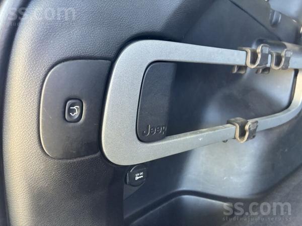 Zils Jeep Cherokee 2015 Rīga, ar dzinēja tilpumu 2.00 L un nobraukumu 165 tūkst. km par 10990 €, foto 5 vietnē AUTOMOTO.COM.LV