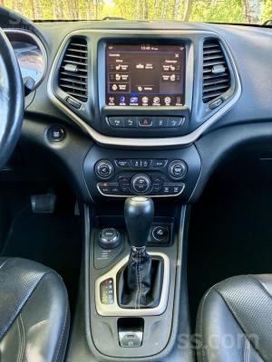 Zils Jeep Cherokee 2015 Rīga, ar dzinēja tilpumu 2.00 L un nobraukumu 165 tūkst. km par 10990 €, foto 17 vietnē AUTOMOTO.COM.LV