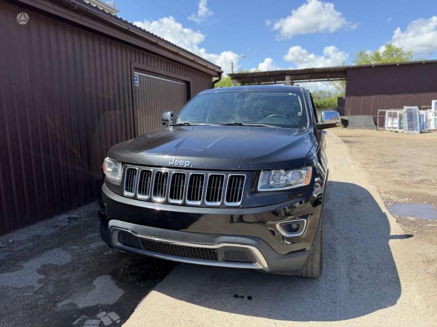 Blue Jeep Cherokee 2015 in Siauliai, with an engine capacity of 3.60 L and mileage of 200 thousand km for 7200 €, photo 1 on AUTOMOTO.COM.LV