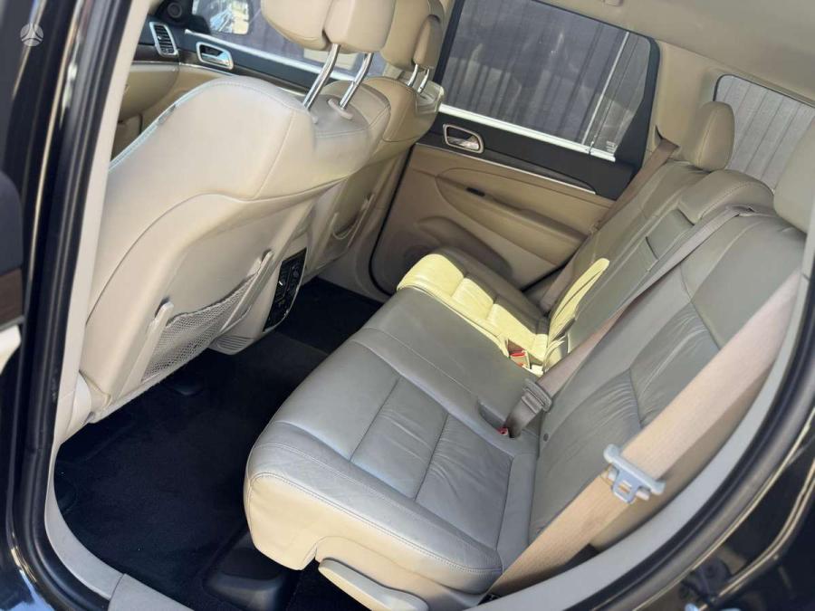 Blue Jeep Cherokee 2015 in Siauliai, with an engine capacity of 3.60 L and mileage of 200 thousand km for 7200 €, photo 12 on AUTOMOTO.COM.LV