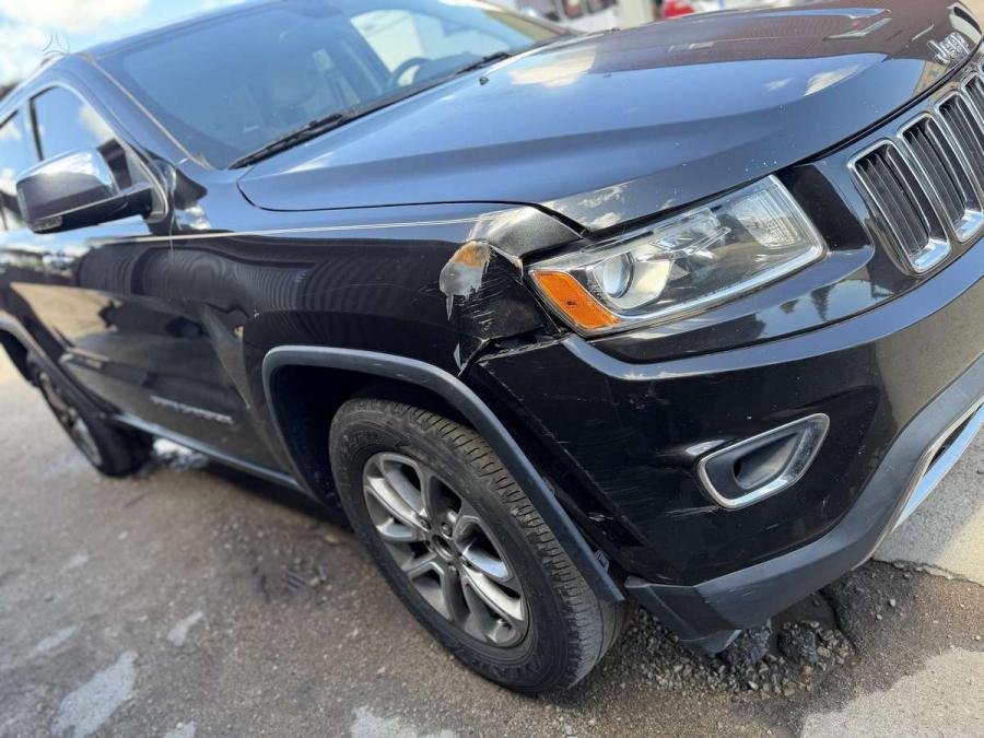 Blue Jeep Cherokee 2015 in Siauliai, with an engine capacity of 3.60 L and mileage of 200 thousand km for 7200 €, photo 16 on AUTOMOTO.COM.LV