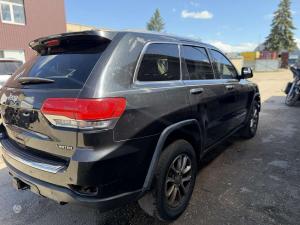 Blue Jeep Cherokee 2015 in Siauliai, with an engine capacity of 3.60 L and mileage of 200 thousand km for 7200 €, photo 18 on AUTOMOTO.COM.LV