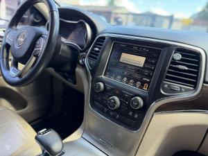 Blue Jeep Cherokee 2015 in Siauliai, with an engine capacity of 3.60 L and mileage of 200 thousand km for 7200 €, photo 22 on AUTOMOTO.COM.LV