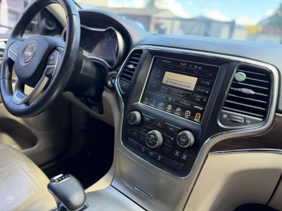 Blue Jeep Cherokee 2015 in Siauliai, with an engine capacity of 3.60 L and mileage of 200 thousand km for 7200 €, photo 22 on AUTOMOTO.COM.LV