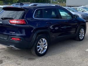 Blue Jeep Cherokee 2015 in Panevezys, with an engine capacity of 2.18 L and mileage of 139 thousand km for 7900 €, photo 6 on AUTOMOTO.COM.LV