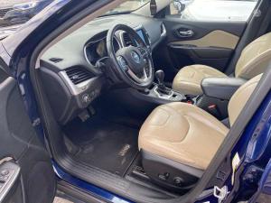 Blue Jeep Cherokee 2015 in Panevezys, with an engine capacity of 2.18 L and mileage of 139 thousand km for 7900 €, photo 10 on AUTOMOTO.COM.LV