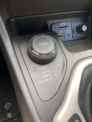 Blue Jeep Cherokee 2015 in Panevezys, with an engine capacity of 2.18 L and mileage of 139 thousand km for 7900 €, photo 14 on AUTOMOTO.COM.LV