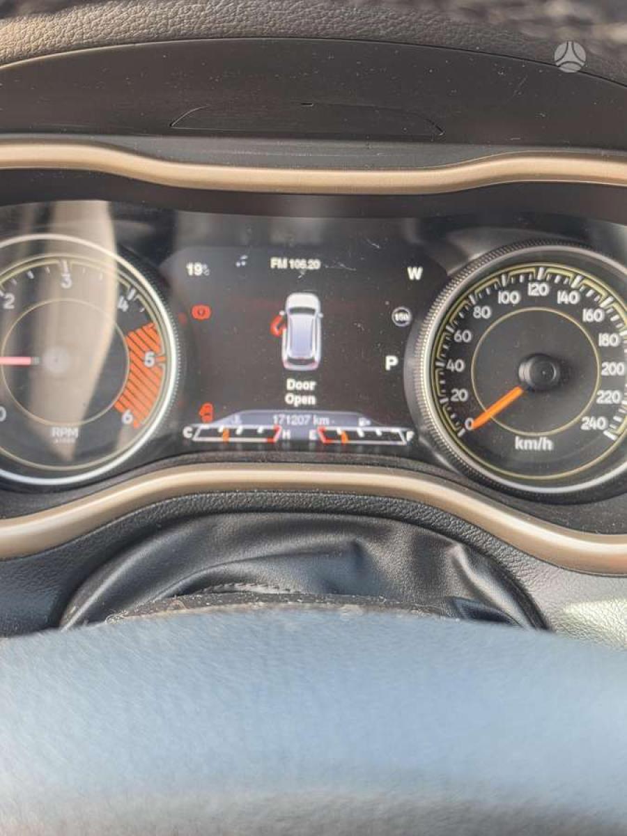 Zils Jeep Cherokee 2015 Tauragė, ar dzinēja tilpumu 2.18 L un nobraukumu 171 tūkst. km par 10500 €, foto 7 vietnē AUTOMOTO.COM.LV