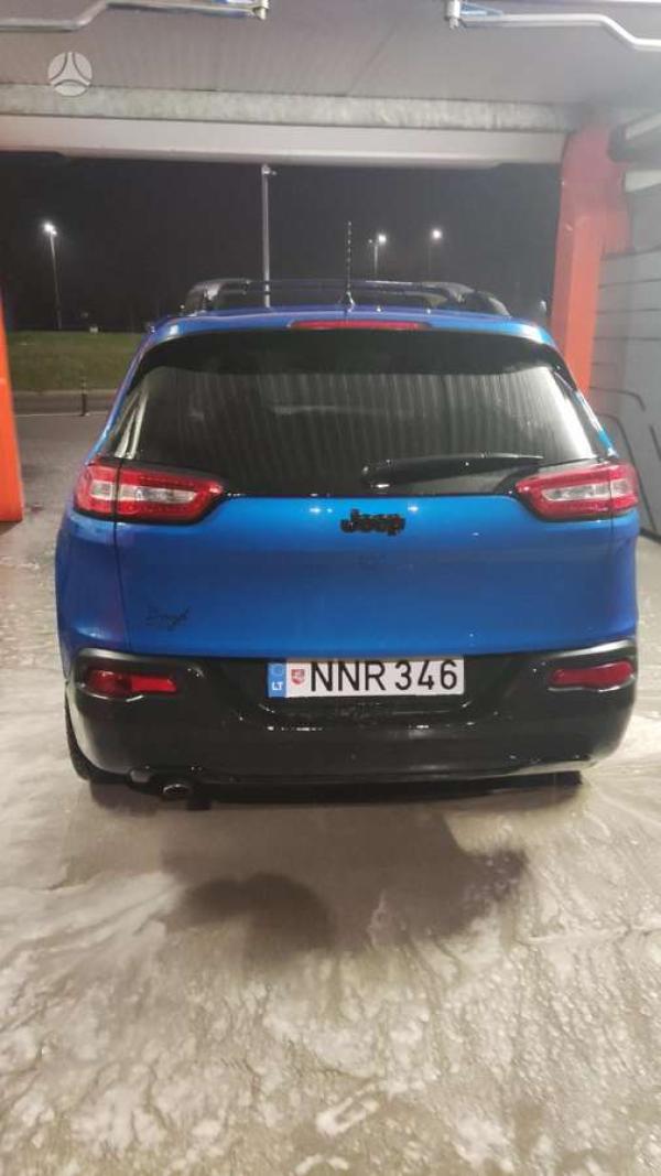 Blue Jeep Cherokee 2018 in Panevezys, with an engine capacity of 2.40 L and mileage of 222 thousand km for 9700 €, photo 5 on AUTOMOTO.COM.LV