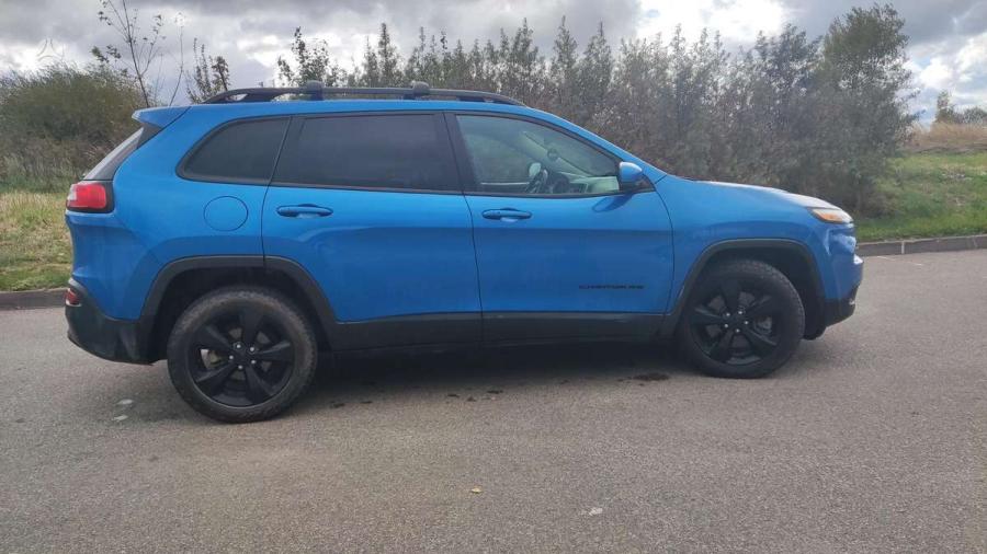 Zils Jeep Cherokee 2018 Panevēža, ar dzinēja tilpumu 2.40 L un nobraukumu 222 tūkst. km par 9700 €, foto 10 vietnē AUTOMOTO.COM.LV