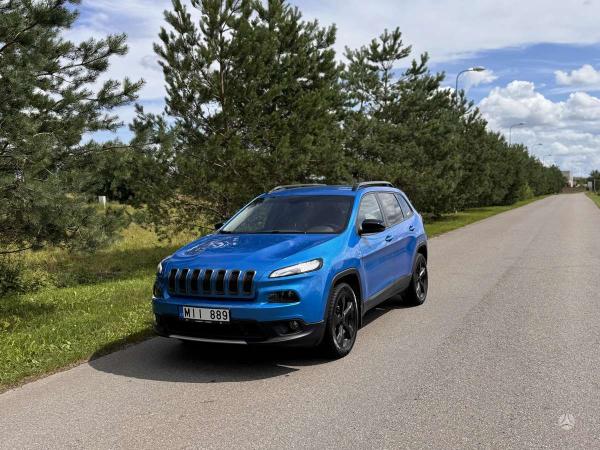 Blue Jeep Cherokee 2018 in Klaipeda, with an engine capacity of 2.36 L and mileage of 139 thousand km for 9700 €, photo 1 on AUTOMOTO.COM.LV