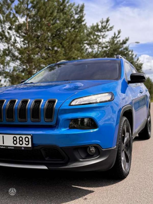 Blue Jeep Cherokee 2018 in Klaipeda, with an engine capacity of 2.36 L and mileage of 139 thousand km for 9700 €, photo 3 on AUTOMOTO.COM.LV
