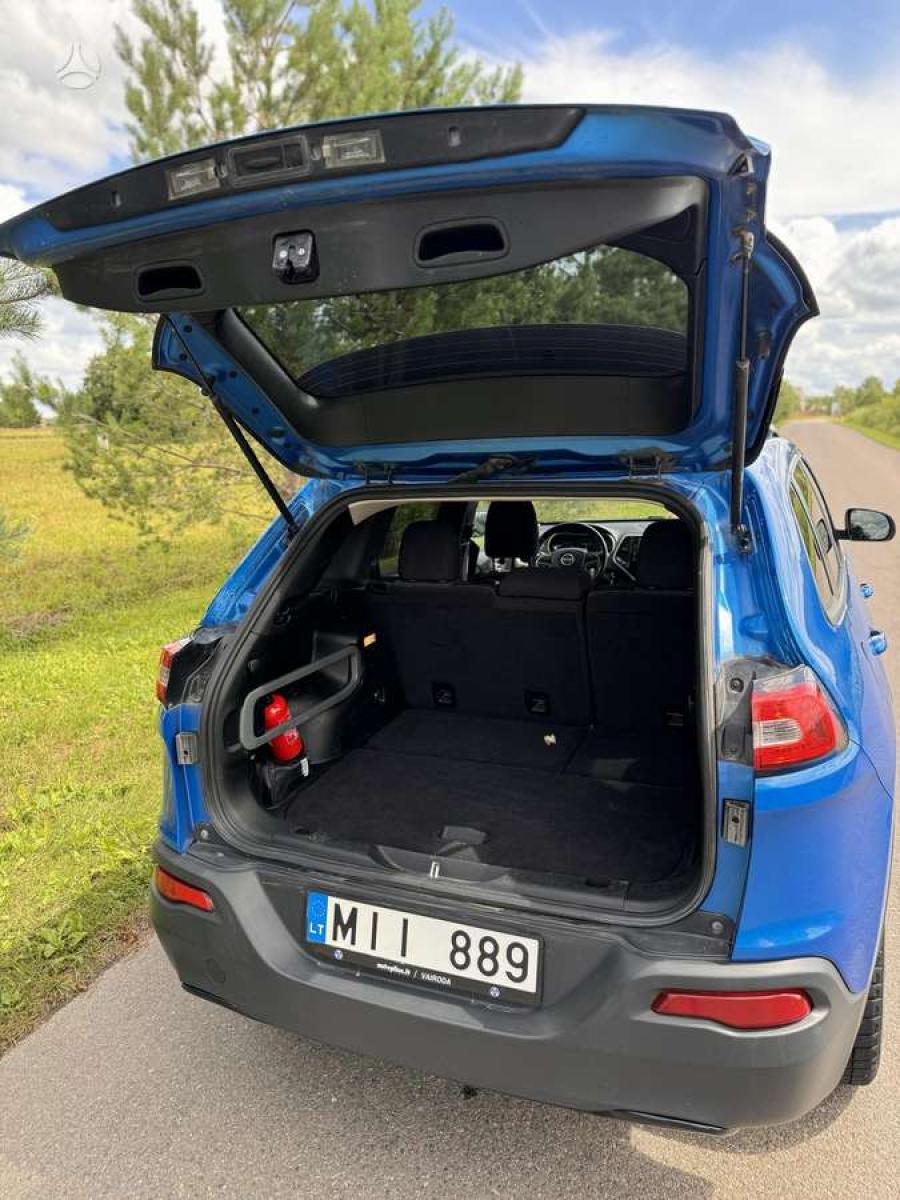 Zils Jeep Cherokee 2018 Klaipėda, ar dzinēja tilpumu 2.36 L un nobraukumu 139 tūkst. km par 9700 €, foto 14 vietnē AUTOMOTO.COM.LV