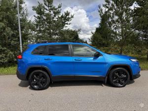 Zils Jeep Cherokee 2018 Klaipėda, ar dzinēja tilpumu 2.36 L un nobraukumu 139 tūkst. km par 9700 €, foto 17 vietnē AUTOMOTO.COM.LV