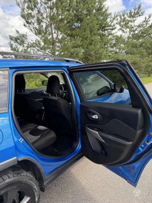 Zils Jeep Cherokee 2018 Klaipėda, ar dzinēja tilpumu 2.36 L un nobraukumu 139 tūkst. km par 9700 €, foto 18 vietnē AUTOMOTO.COM.LV