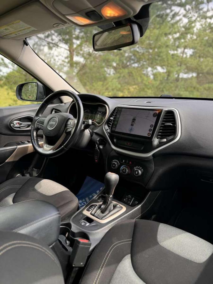 Zils Jeep Cherokee 2018 Klaipėda, ar dzinēja tilpumu 2.36 L un nobraukumu 139 tūkst. km par 9700 €, foto 22 vietnē AUTOMOTO.COM.LV
