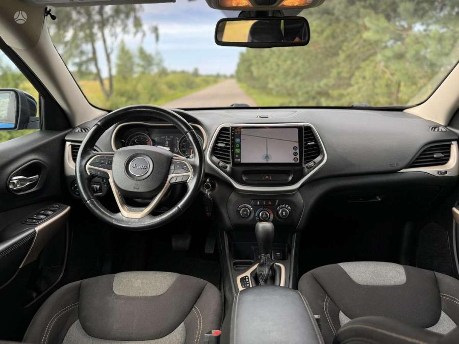 Zils Jeep Cherokee 2018 Klaipėda, ar dzinēja tilpumu 2.36 L un nobraukumu 139 tūkst. km par 9700 €, foto 26 vietnē AUTOMOTO.COM.LV