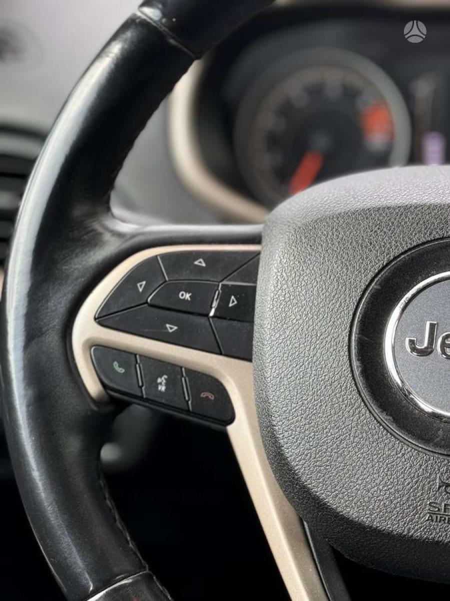 Zils Jeep Cherokee 2018 Klaipėda, ar dzinēja tilpumu 2.36 L un nobraukumu 139 tūkst. km par 9700 €, foto 28 vietnē AUTOMOTO.COM.LV