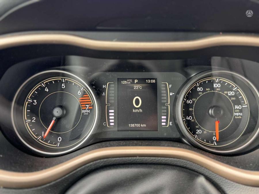 Zils Jeep Cherokee 2018 Klaipėda, ar dzinēja tilpumu 2.36 L un nobraukumu 139 tūkst. km par 9700 €, foto 32 vietnē AUTOMOTO.COM.LV