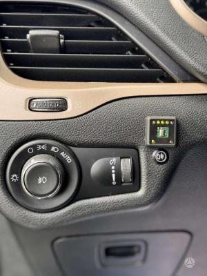 Zils Jeep Cherokee 2018 Klaipėda, ar dzinēja tilpumu 2.36 L un nobraukumu 139 tūkst. km par 9700 €, foto 34 vietnē AUTOMOTO.COM.LV
