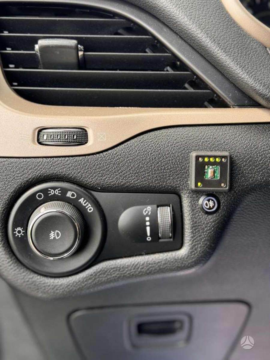 Zils Jeep Cherokee 2018 Klaipėda, ar dzinēja tilpumu 2.36 L un nobraukumu 139 tūkst. km par 9700 €, foto 34 vietnē AUTOMOTO.COM.LV