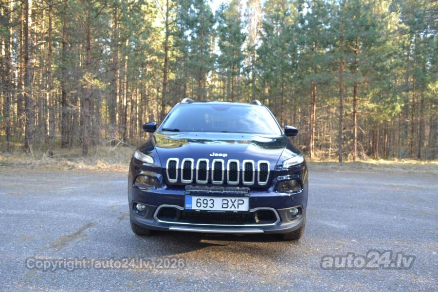 Blue Jeep Cherokee 2014 in Parnu, with an engine capacity of 2.00 L and mileage of 242 thousand km for 10500 €, photo 4 on AUTOMOTO.COM.LV