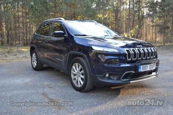 Blue Jeep Cherokee 2014 in Parnu, with an engine capacity of 2.00 L and mileage of 242 thousand km for 10500 €, photo 4 on AUTOMOTO.COM.LV