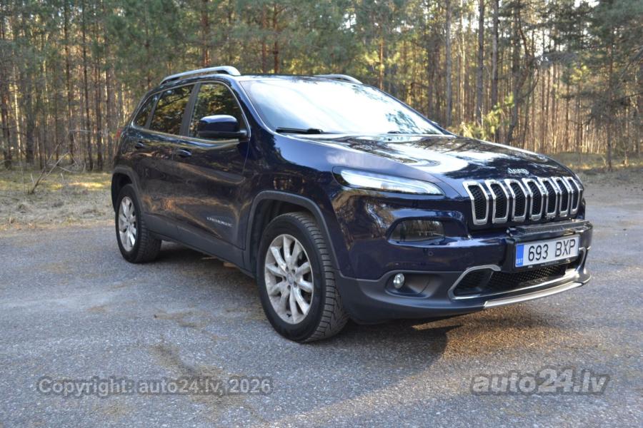 Blue Jeep Cherokee 2014 in Parnu, with an engine capacity of 2.00 L and mileage of 242 thousand km for 10500 €, photo 5 on AUTOMOTO.COM.LV