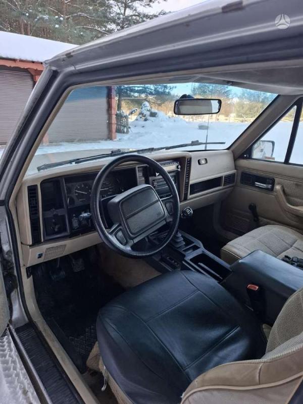 Brūns Jeep Cherokee 1995 Alīta, ar dzinēja tilpumu 2.50 L un nobraukumu 263 tūkst. km par 4300 €, foto 10 vietnē AUTOMOTO.COM.LV