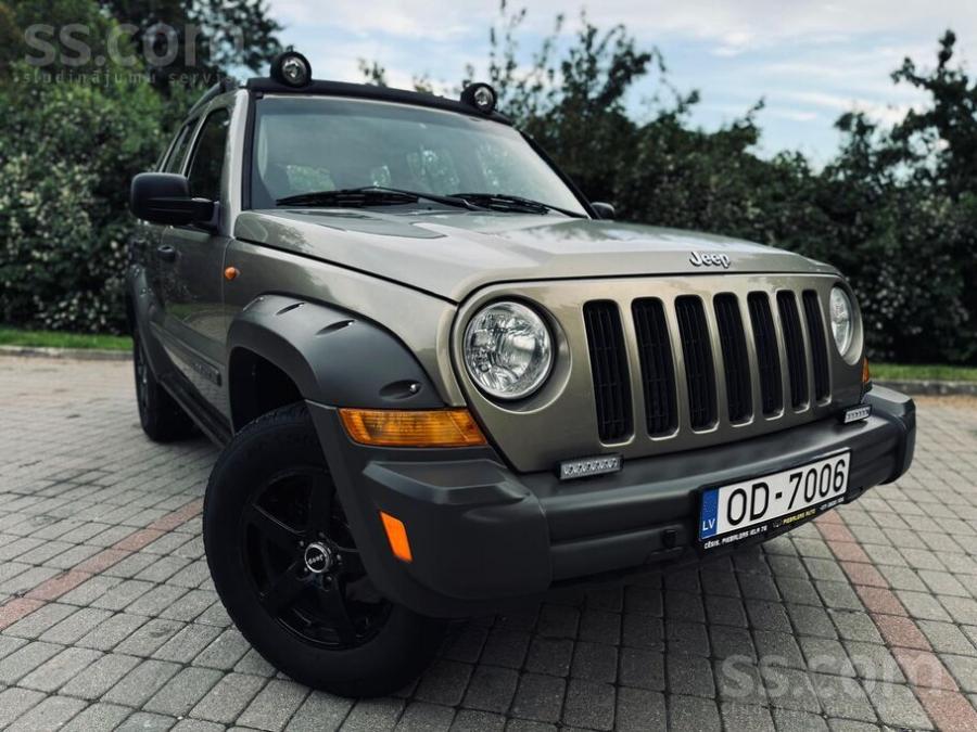 Brown Jeep Cherokee 2005 in Cesis, with an engine capacity of 2.80 L and mileage of 0 thousand km for 4500 €, photo 1 on AUTOMOTO.COM.LV