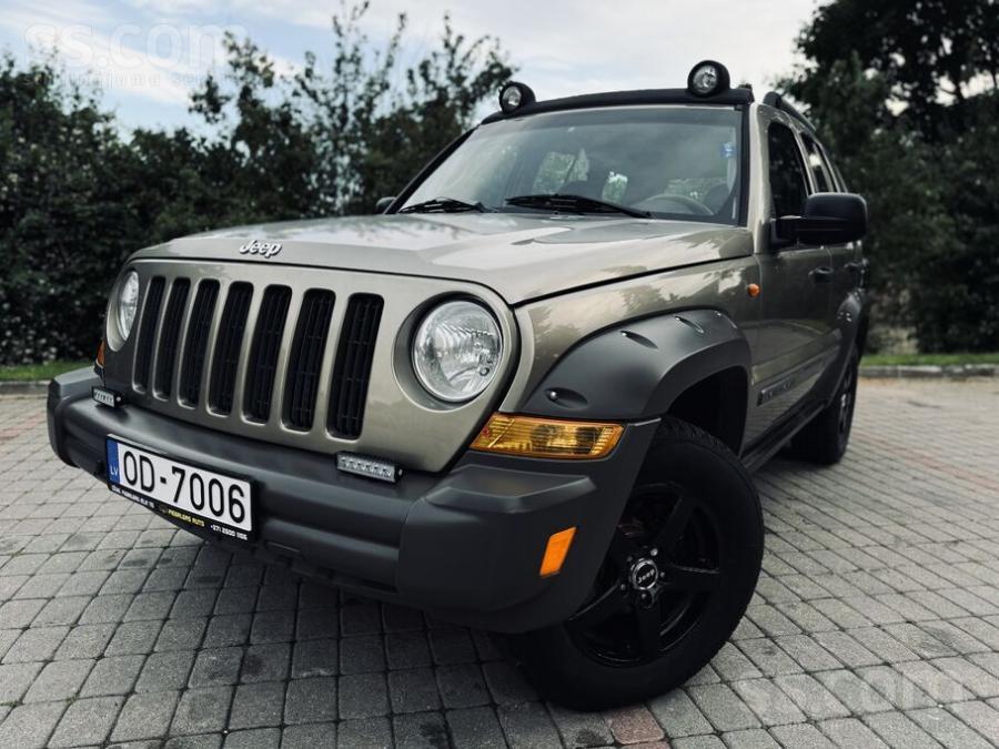 Brown Jeep Cherokee 2005 in Cesis, with an engine capacity of 2.80 L and mileage of 0 thousand km for 4500 €, photo 3 on AUTOMOTO.COM.LV