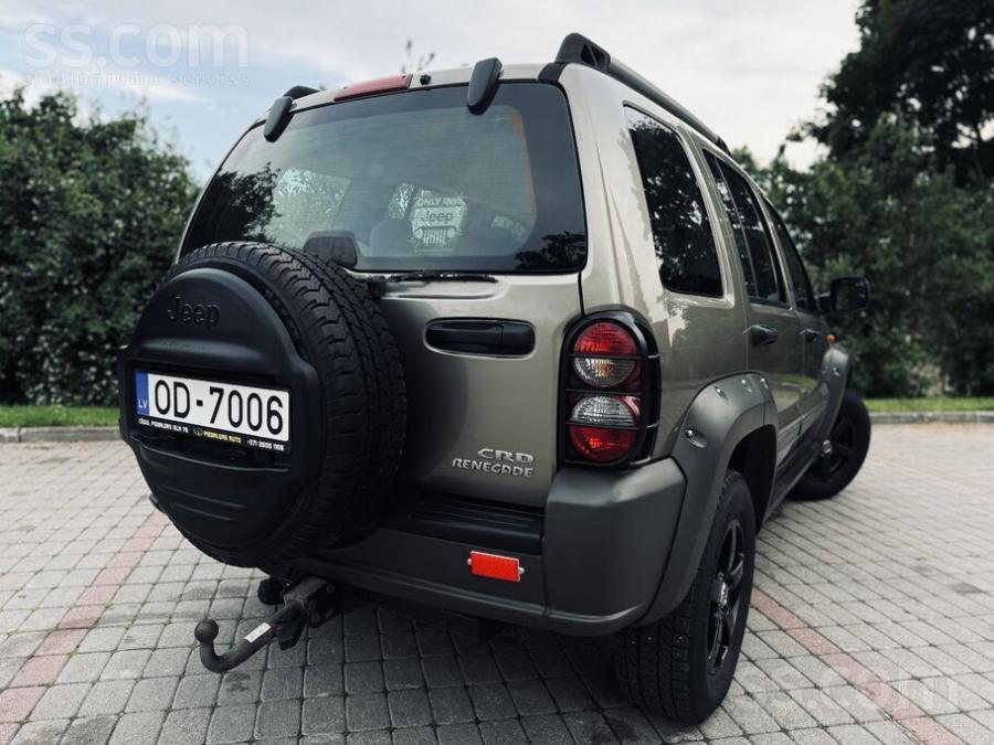 Brown Jeep Cherokee 2005 in Cesis, with an engine capacity of 2.80 L and mileage of 0 thousand km for 4500 €, photo 5 on AUTOMOTO.COM.LV