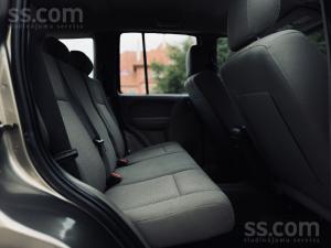 Brown Jeep Cherokee 2005 in Cesis, with an engine capacity of 2.80 L and mileage of 0 thousand km for 4500 €, photo 15 on AUTOMOTO.COM.LV