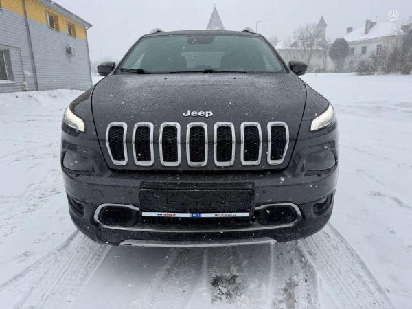 Brown Jeep Cherokee 2016 in Siauliai, with an engine capacity of 2.20 L and mileage of 279 thousand km for 9500 €, photo 5 on AUTOMOTO.COM.LV