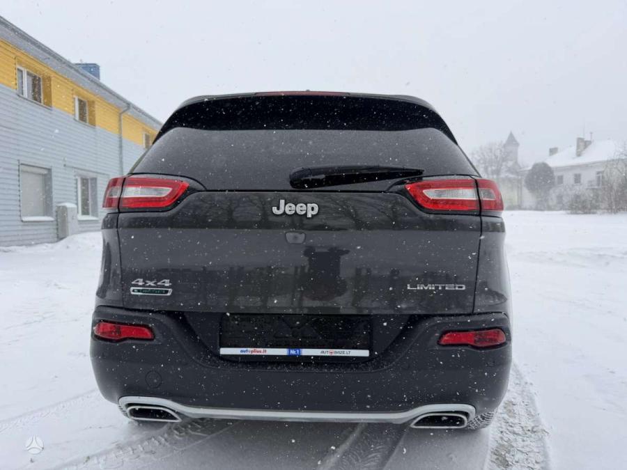 Brūns Jeep Cherokee 2016 Šauļi, ar dzinēja tilpumu 2.20 L un nobraukumu 279 tūkst. km par 9500 €, foto 6 vietnē AUTOMOTO.COM.LV