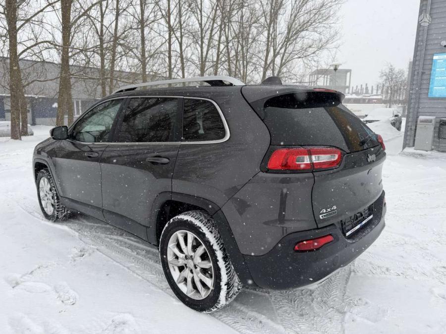 Brūns Jeep Cherokee 2016 Šauļi, ar dzinēja tilpumu 2.20 L un nobraukumu 279 tūkst. km par 9500 €, foto 8 vietnē AUTOMOTO.COM.LV